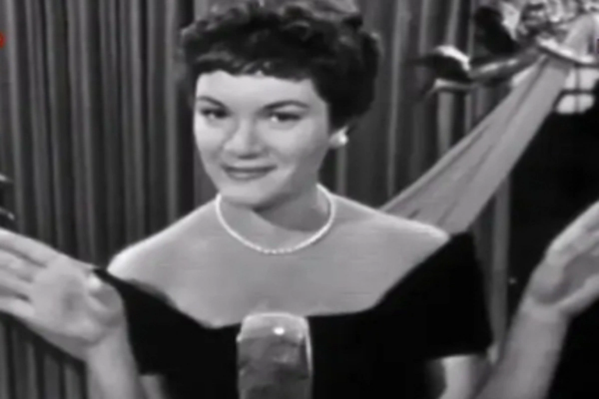 Lagu Lawas "Pretty Little Baby" Connie Francis Viral Lagi Di TikTok ...